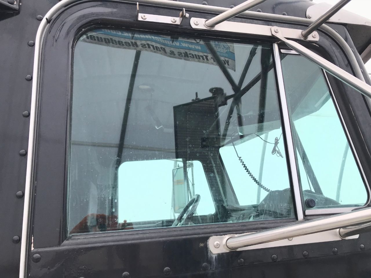 Peterbilt 385 Door Glass for Sale