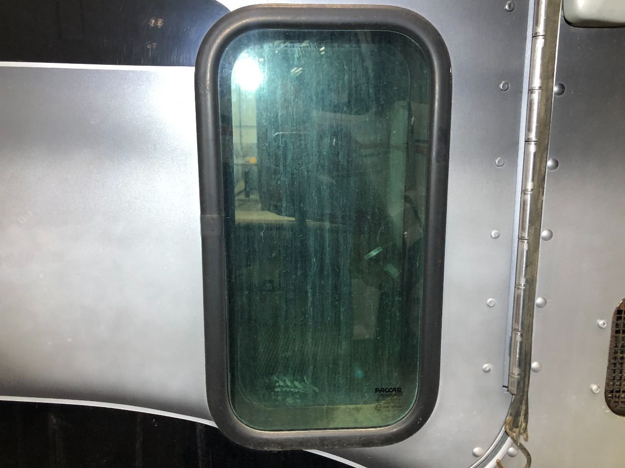 Peterbilt 386 Door Glass for Sale