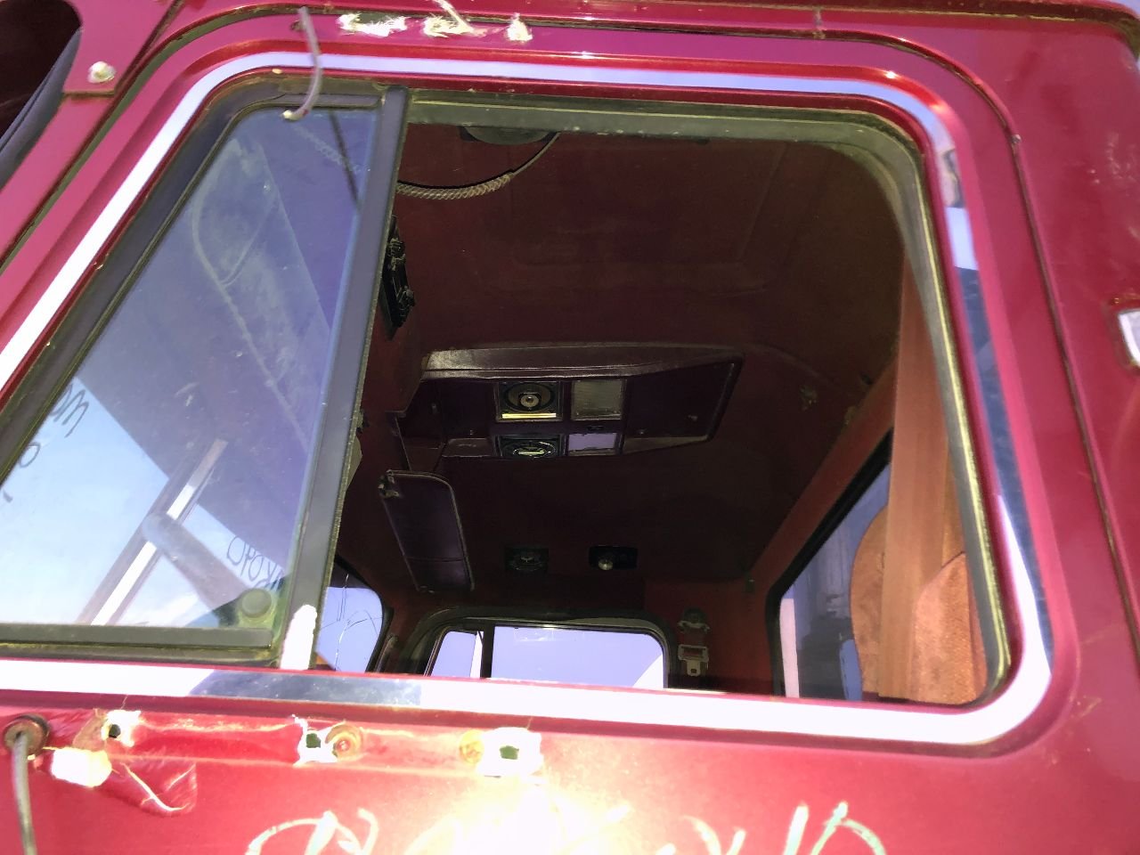 Mack CL600 Door Glass for Sale