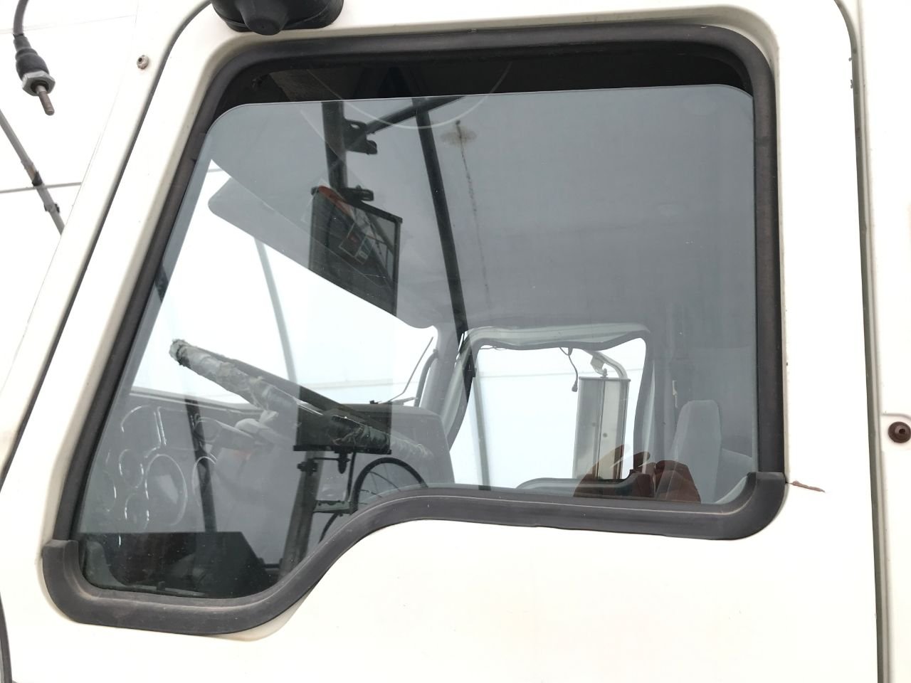 Mack CXP Door Glass for Sale