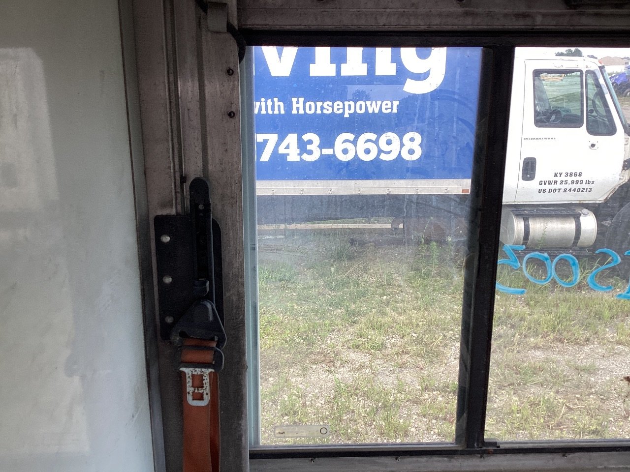 Isuzu REACH Door Glass for Sale
