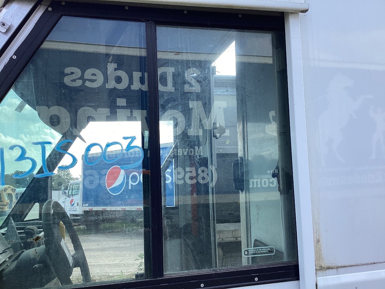 Isuzu REACH Door Glass for Sale