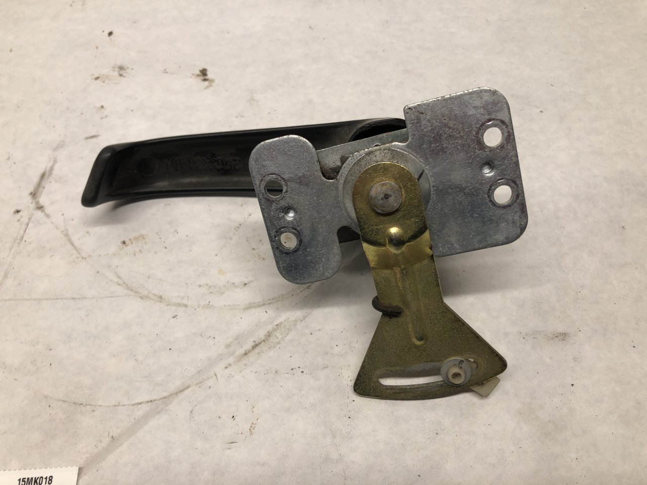 20QX314M | Mack CXU613 Door Handle for Sale