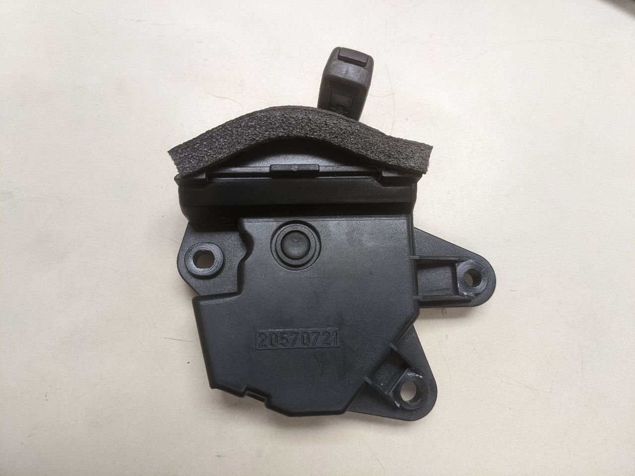 20570721 | Volvo VNL Door Handle for Sale
