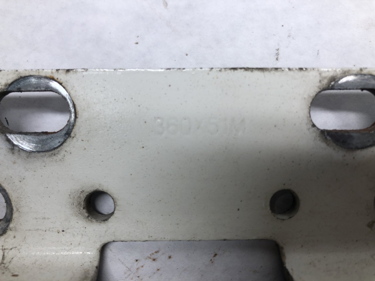36QX51M | Mack CXU613 Door Hinge, Front for Sale