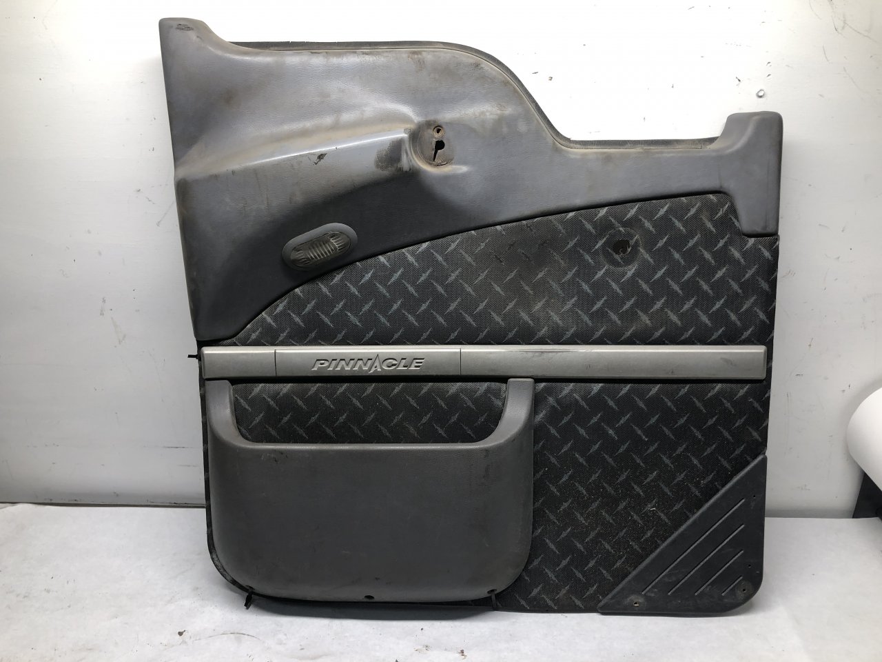 20911097 | Mack CXU613 Door, Interior Panel for Sale