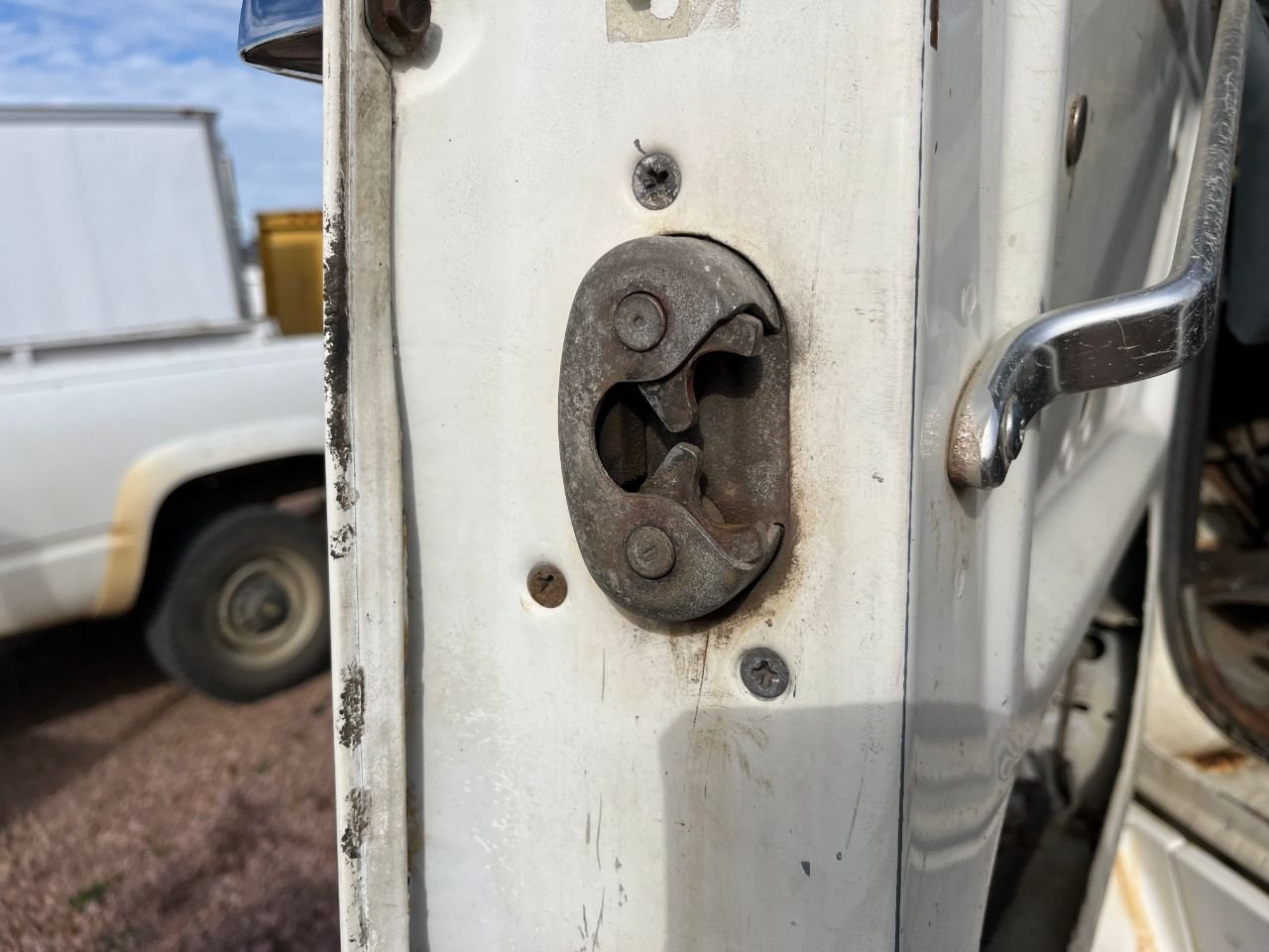 Ford LA9000 Door Latch for Sale