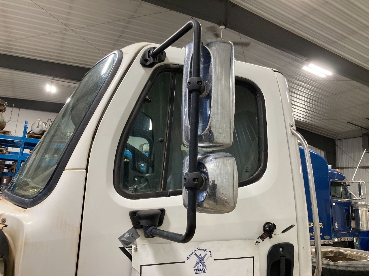 A22-73309-000 | Freightliner 114SD Door Mirror for Sale