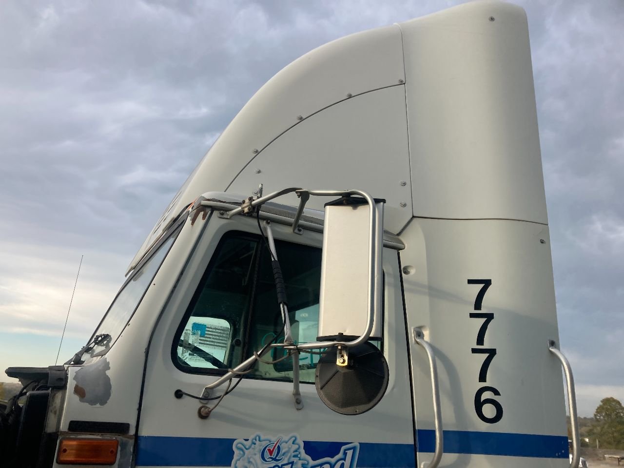 07-0915010 | International S2600 Door Mirror for Sale