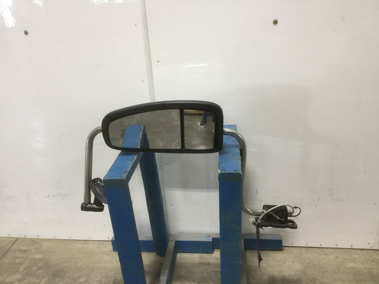 07-0915008 | International 9400 Door Mirror for Sale