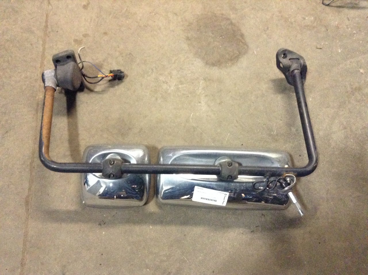 A22-58514-002 | Freightliner M2 100 Door Mirror for Sale