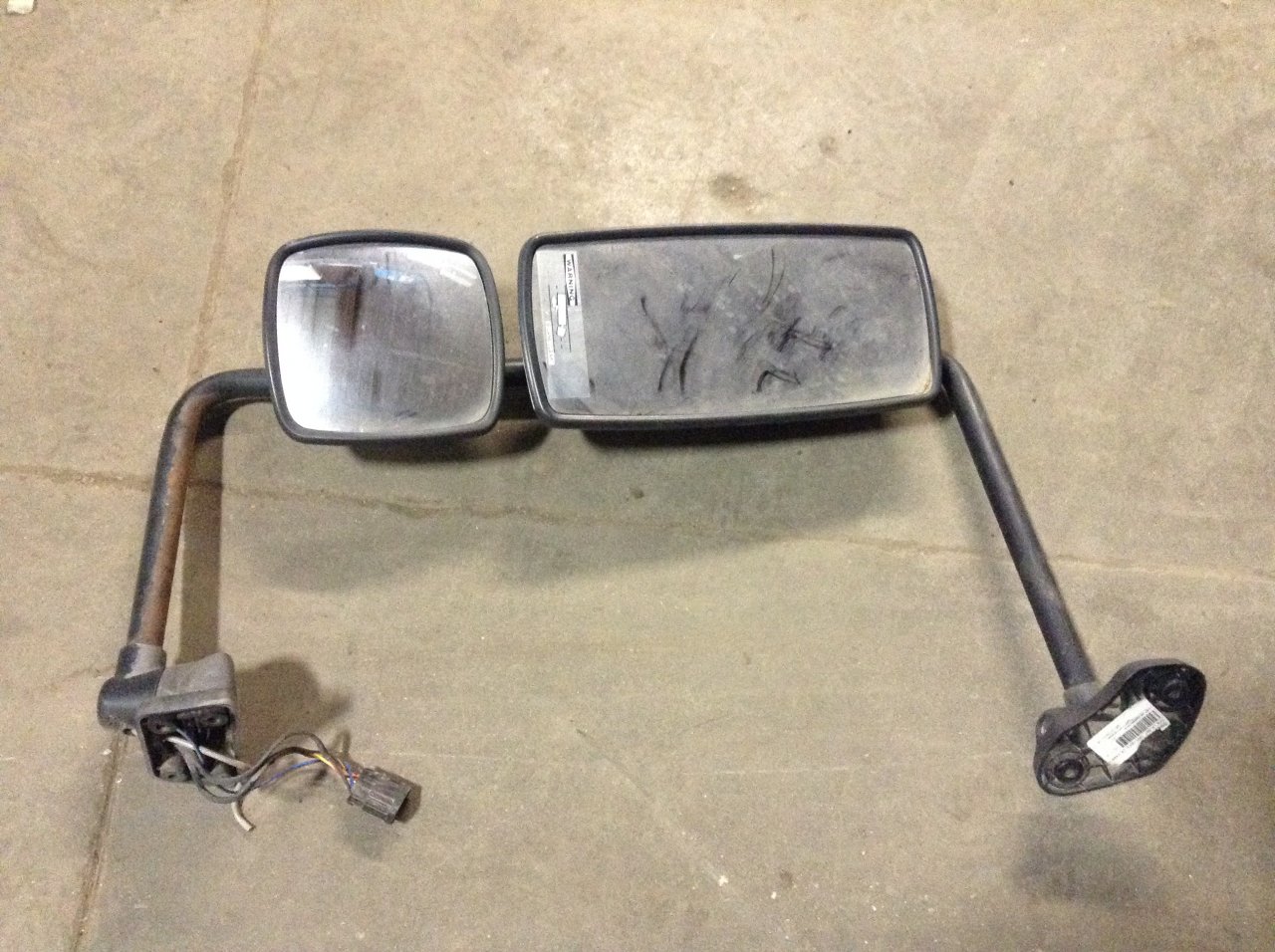 A22-58514-002 | Freightliner M2 100 Door Mirror for Sale