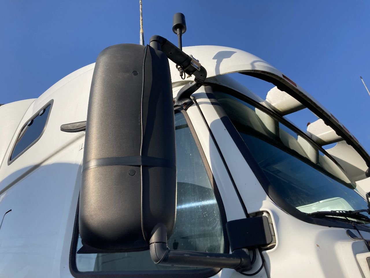 20582020 | Volvo VHD Door Mirror for Sale