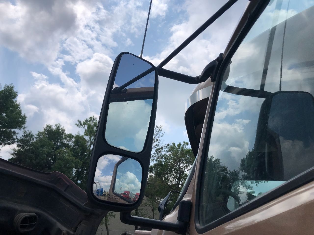 20535596 | Volvo VNL Door Mirror for Sale