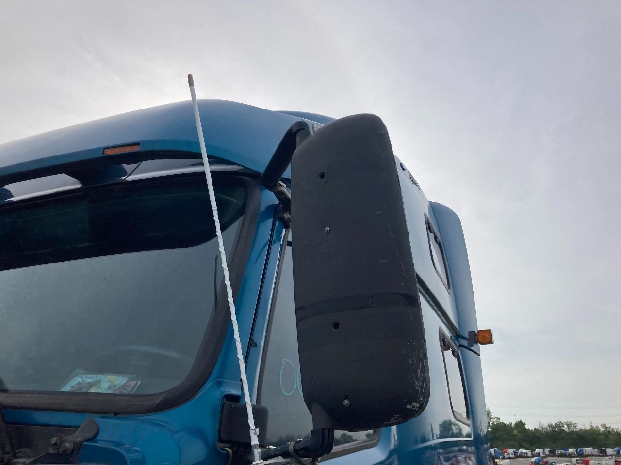 20582019 | Volvo VAH Door Mirror for Sale