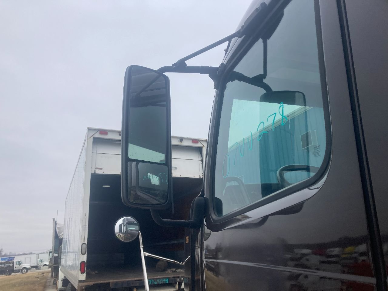 82239803 | Volvo VHD Door Mirror for Sale