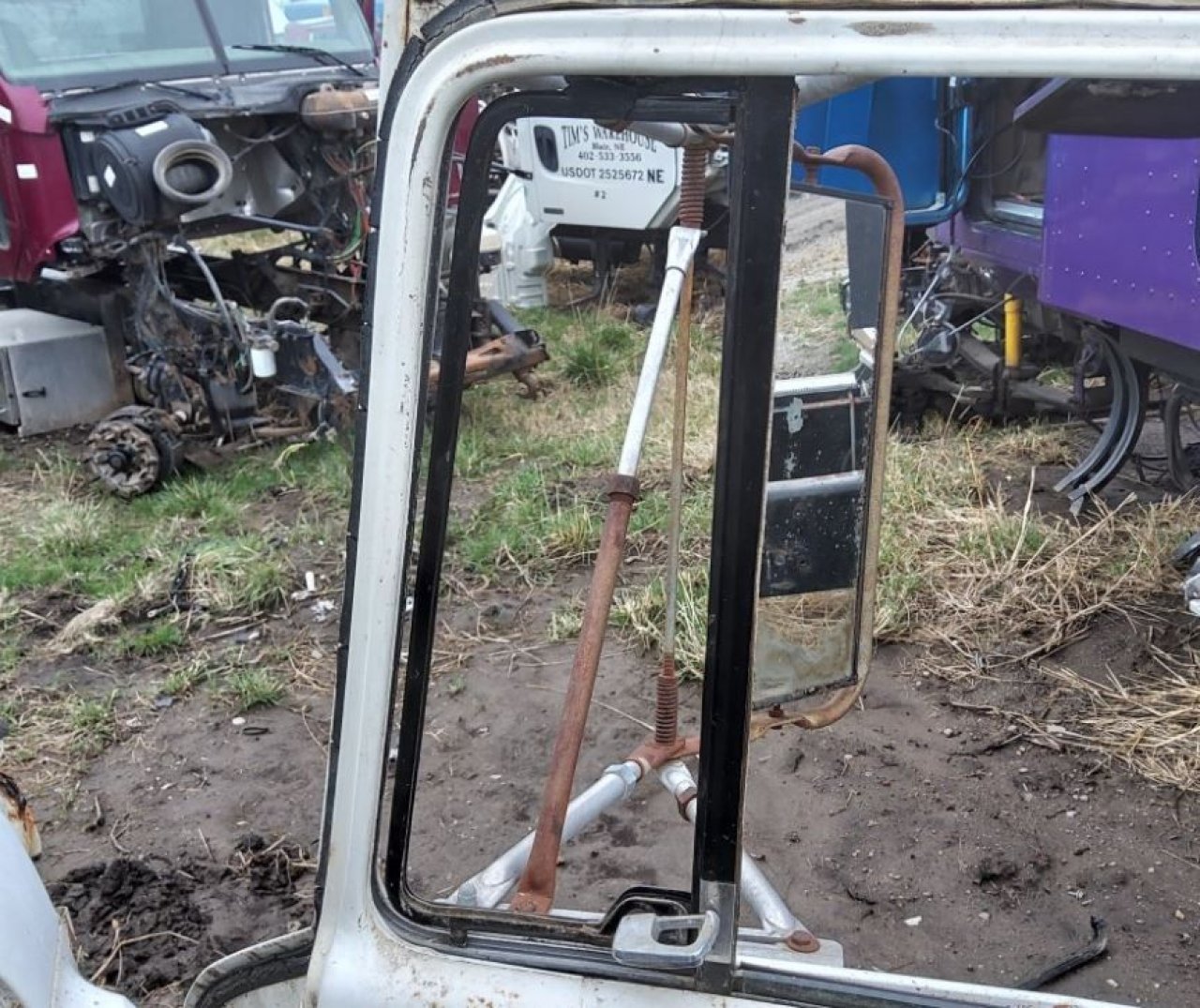 International 1600 LOADSTAR Door, Misc Parts for Sale