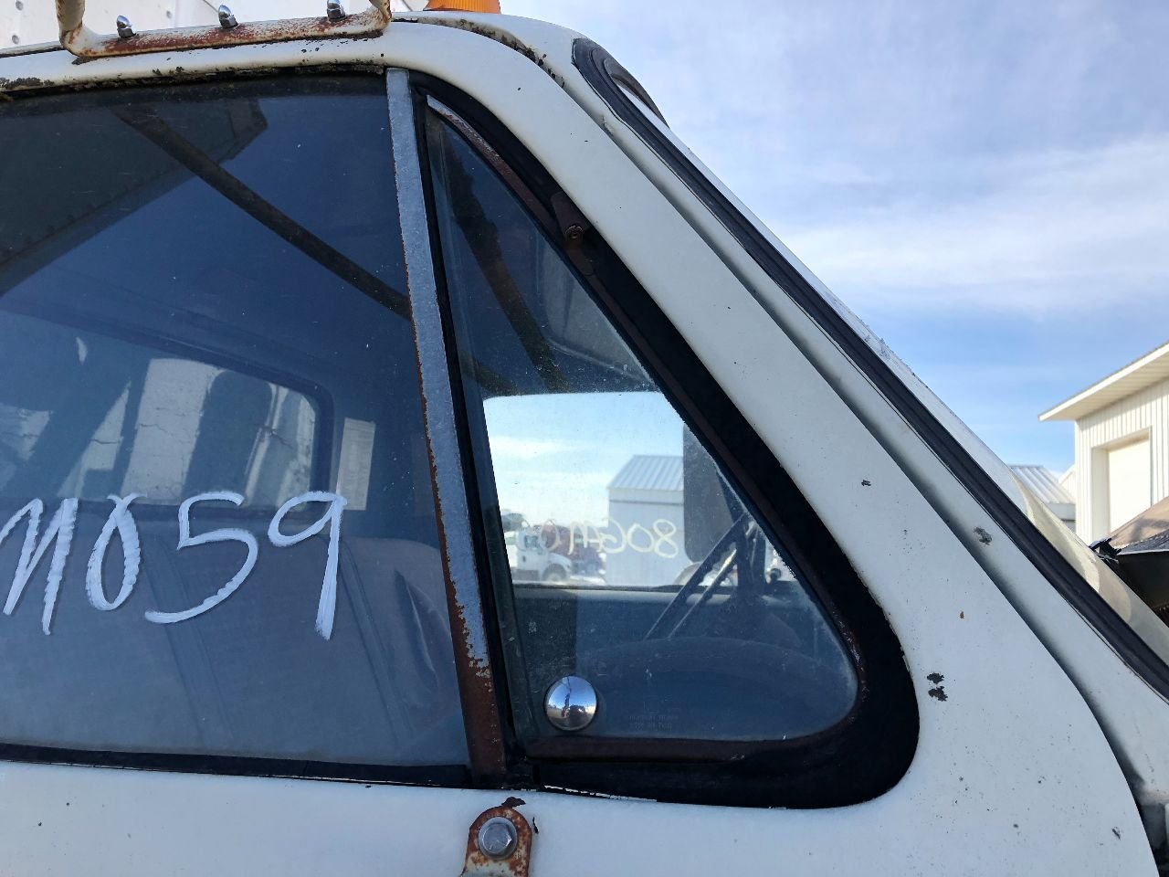 GMC 7000 Door Vent Glass for Sale