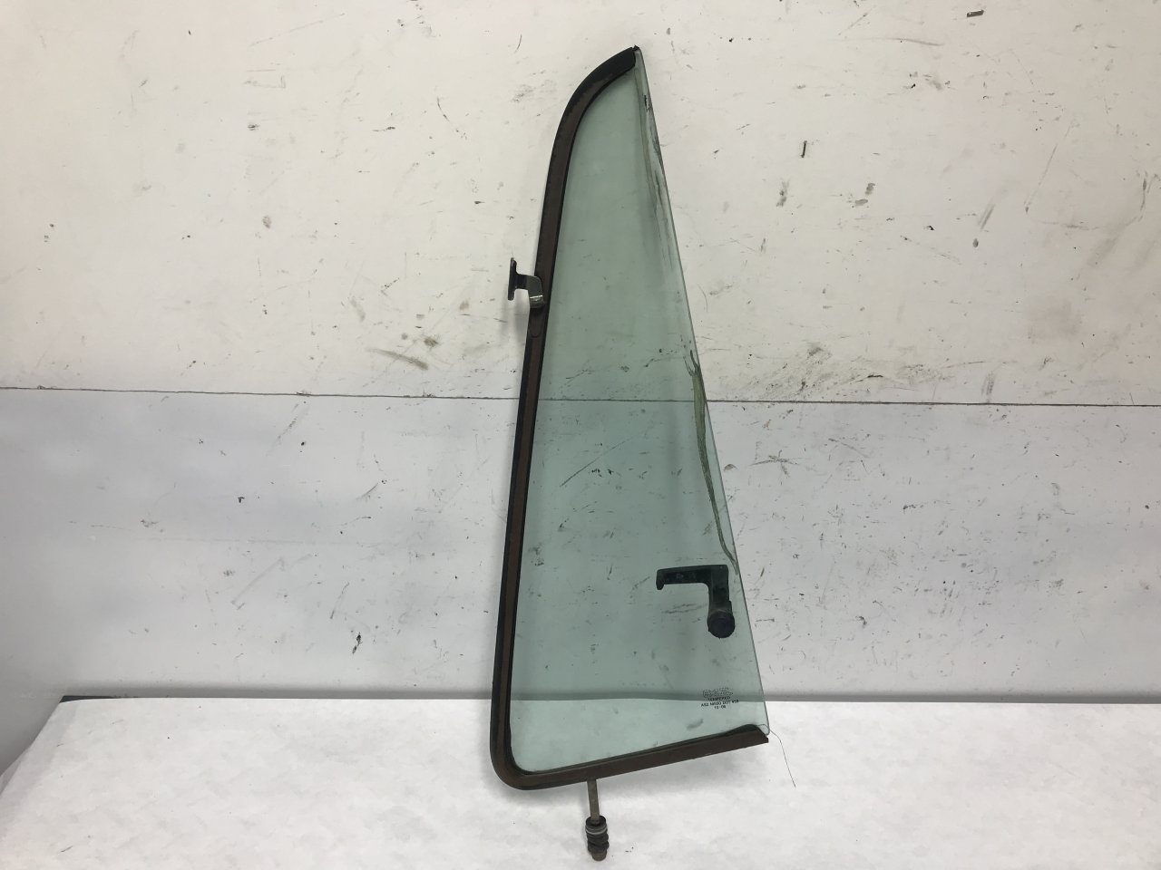 AS2 M550 | Freightliner COLUMBIA 120 Door Vent Glass for Sale