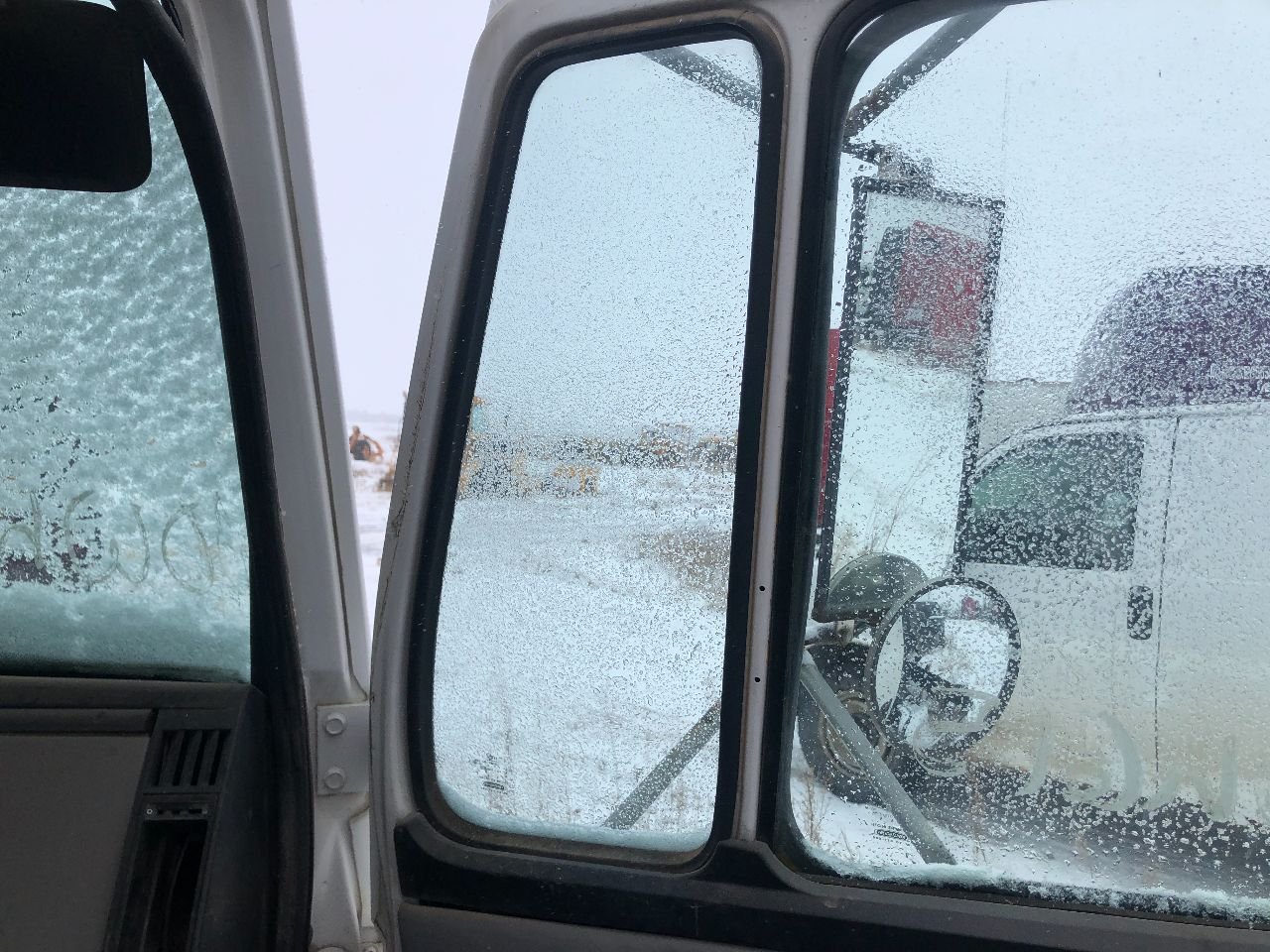 Freightliner FL50 Door Vent Glass for Sale