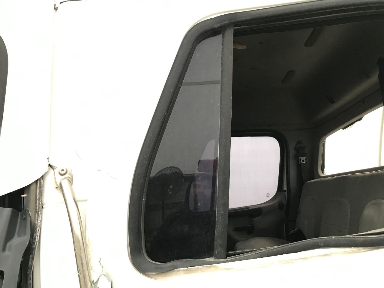 Freightliner M2 106 Rear Door Vent Glass for Sale