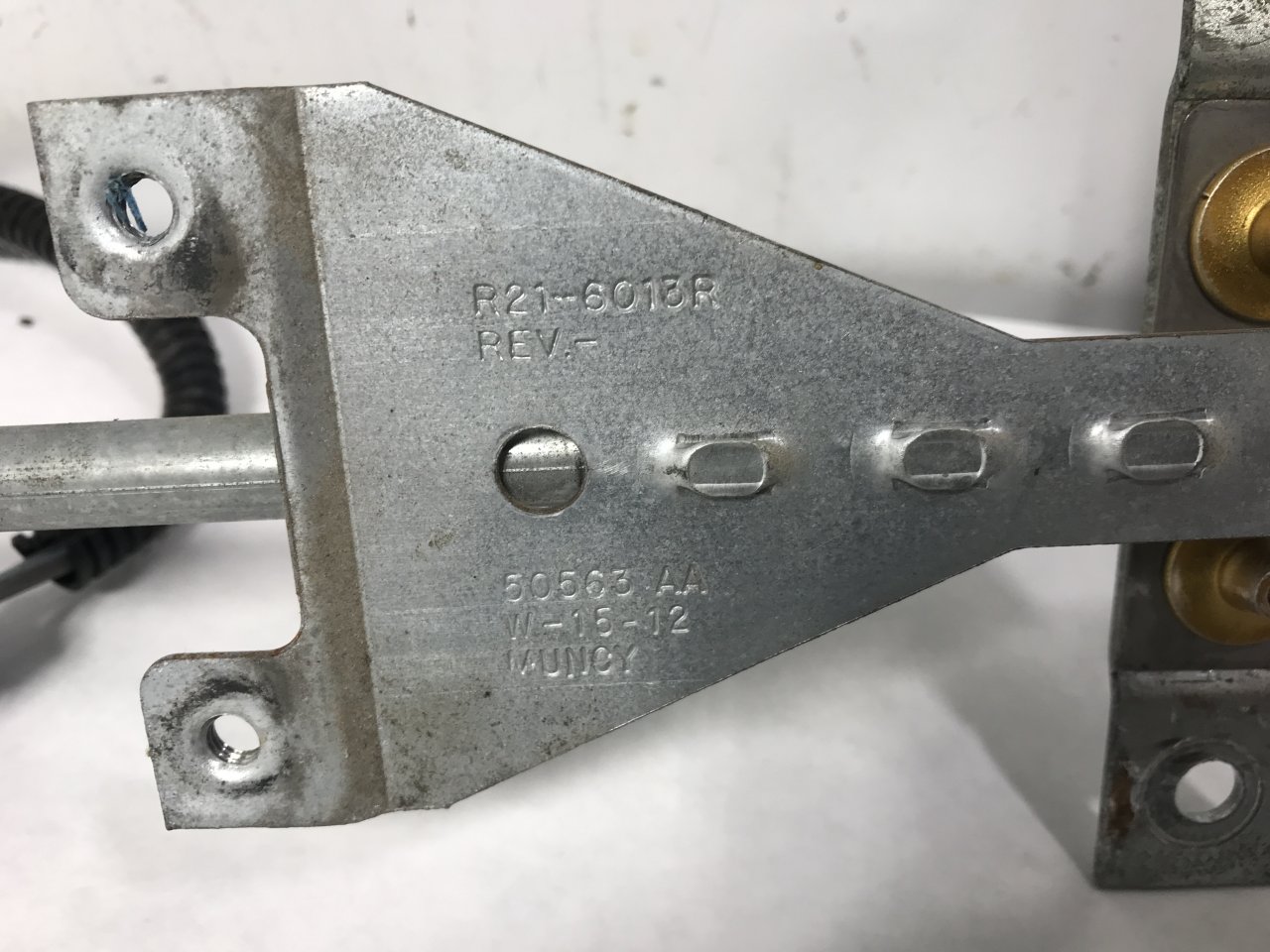 R21-6013R | Peterbilt 387 Front Door Window Regulator for Sale