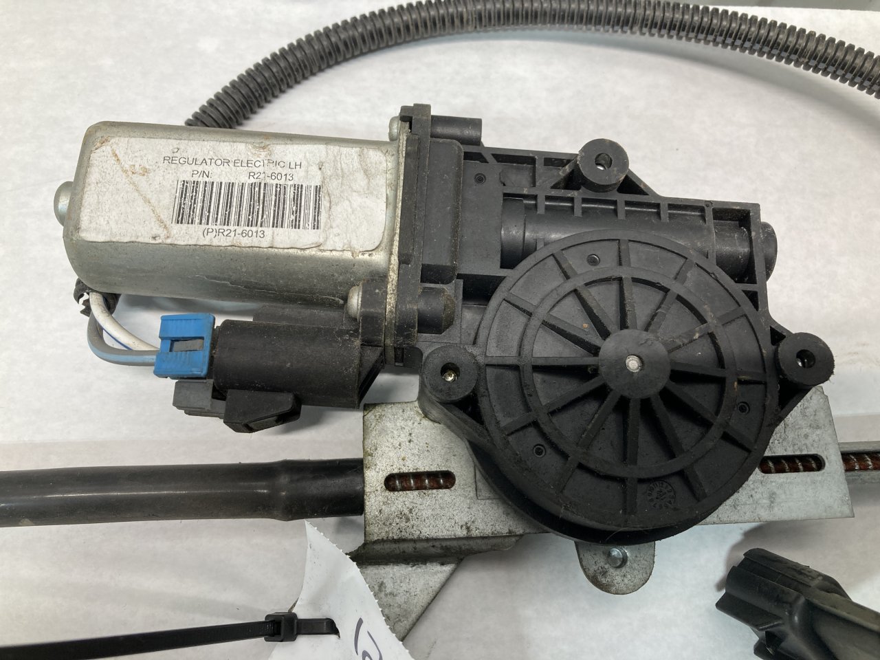 Peterbilt 587 Front Door Window Regulator for Sale