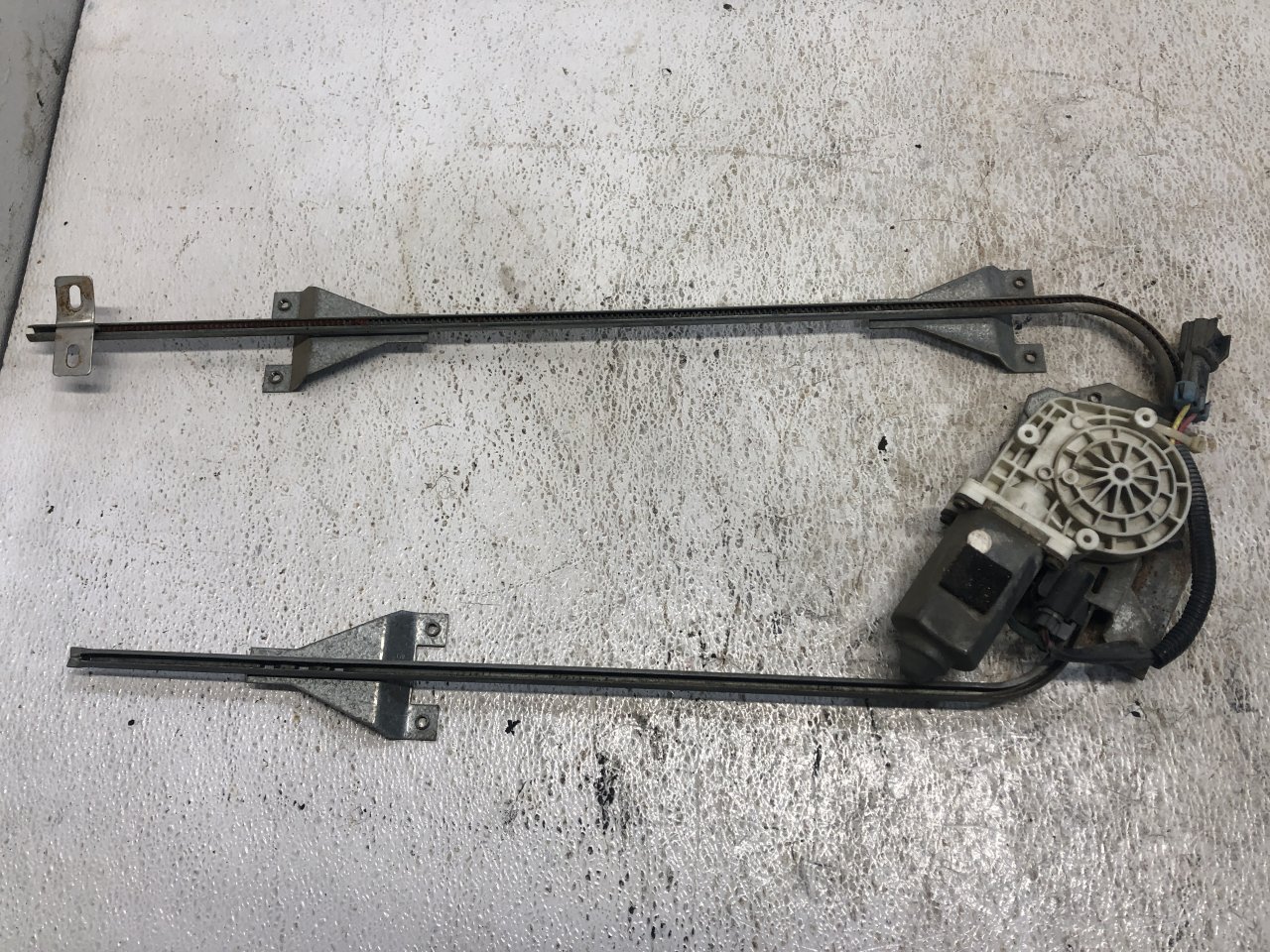 International 5900I Front Door Window Regulator for Sale