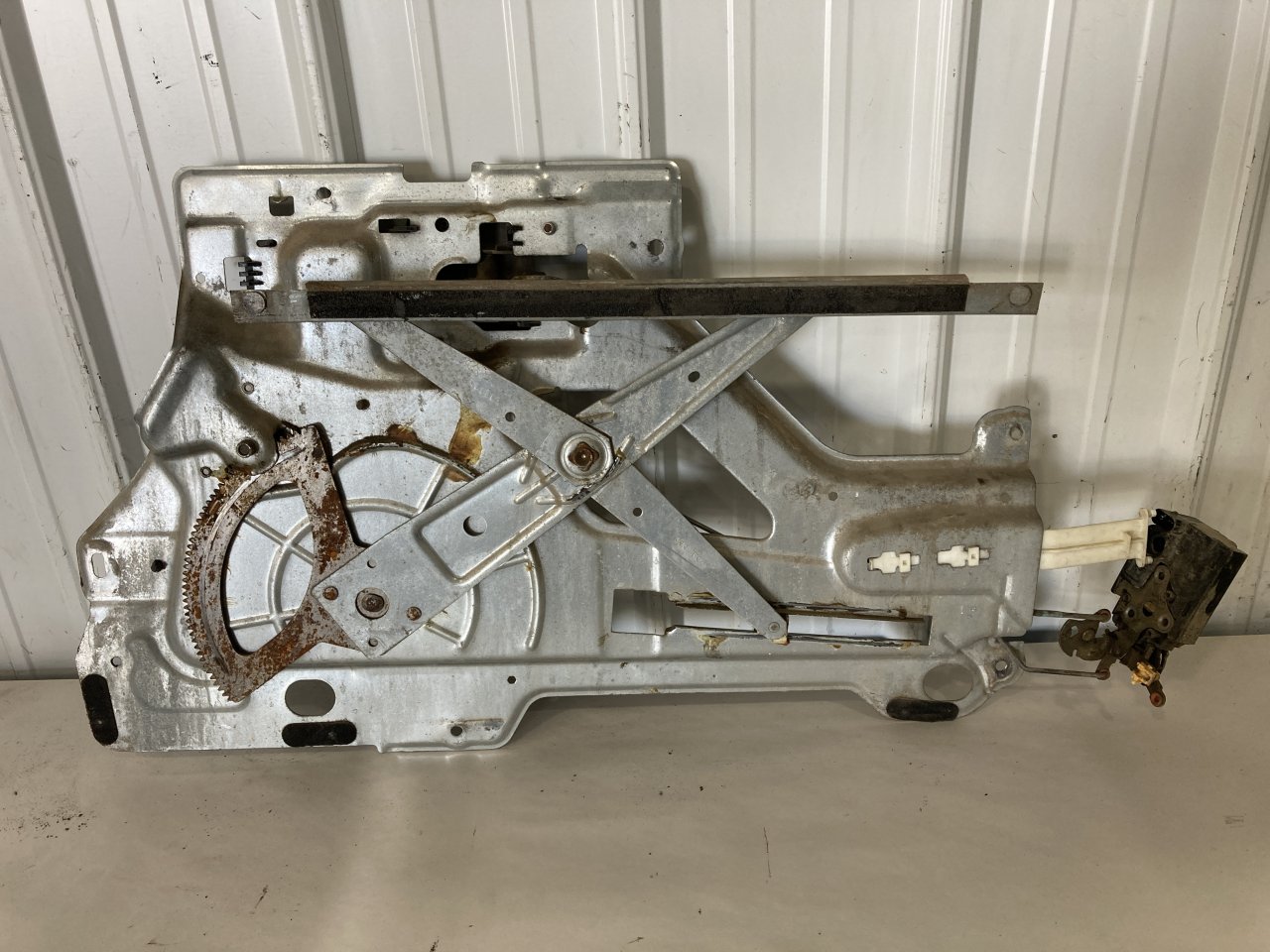 Chevrolet C4500 Front Door Window Regulator for Sale