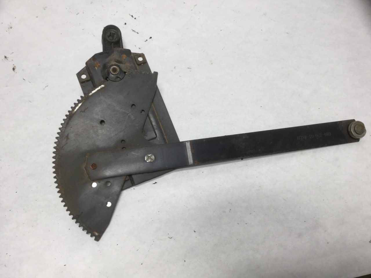 Freightliner FL80 Front Door Window Regulator for Sale