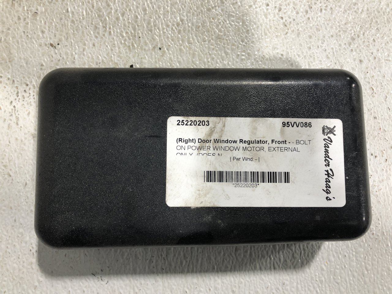 8027675 | Volvo WAH Front Door Window Regulator for Sale