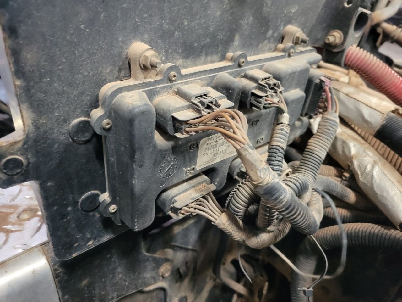 06-75158-000 | Freightliner 114SD Electronic Chassis Control Module for Sal