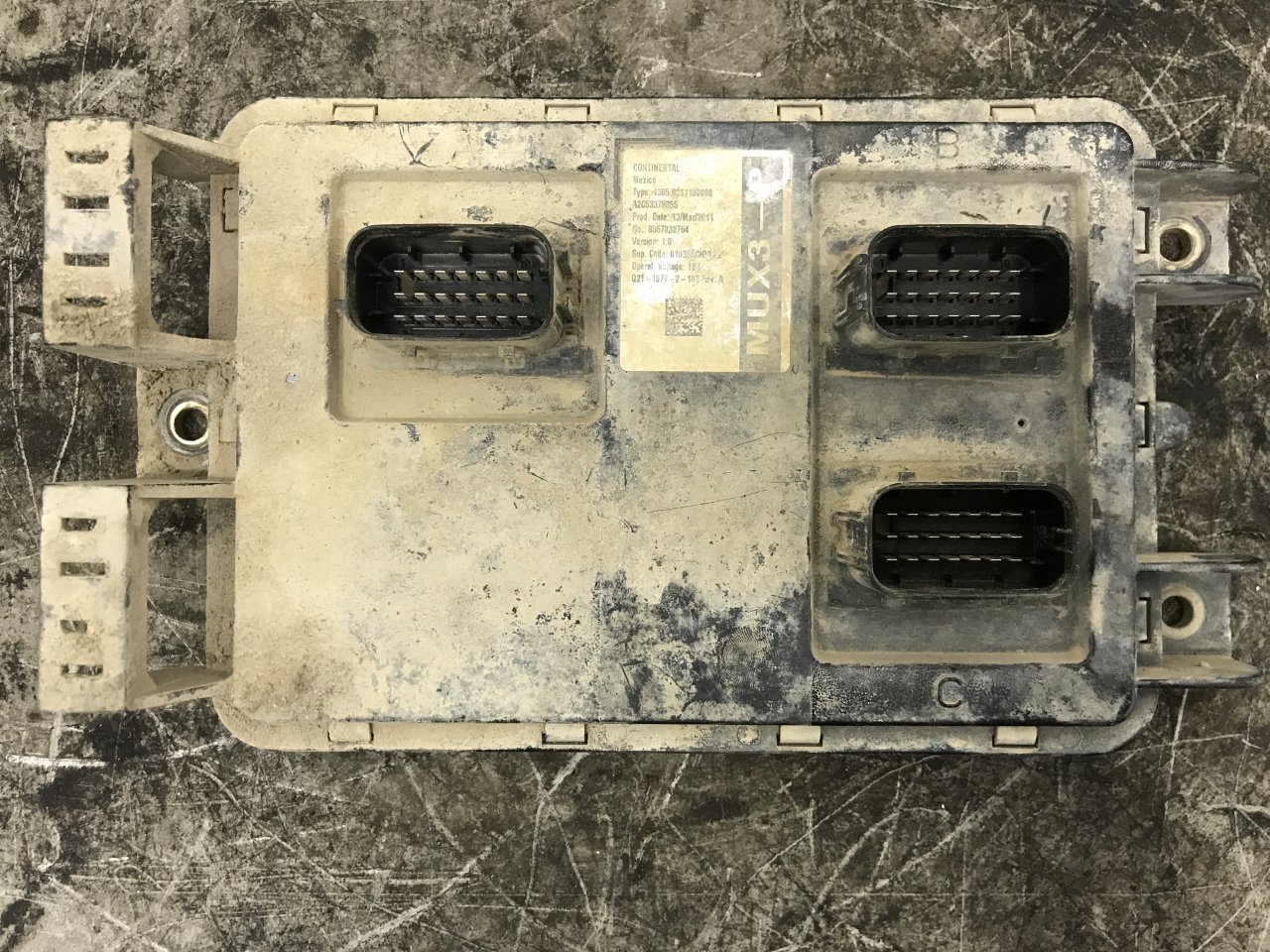 Q21-1077-3-103 | Peterbilt 388 Electronic Chassis Control Module for Sale