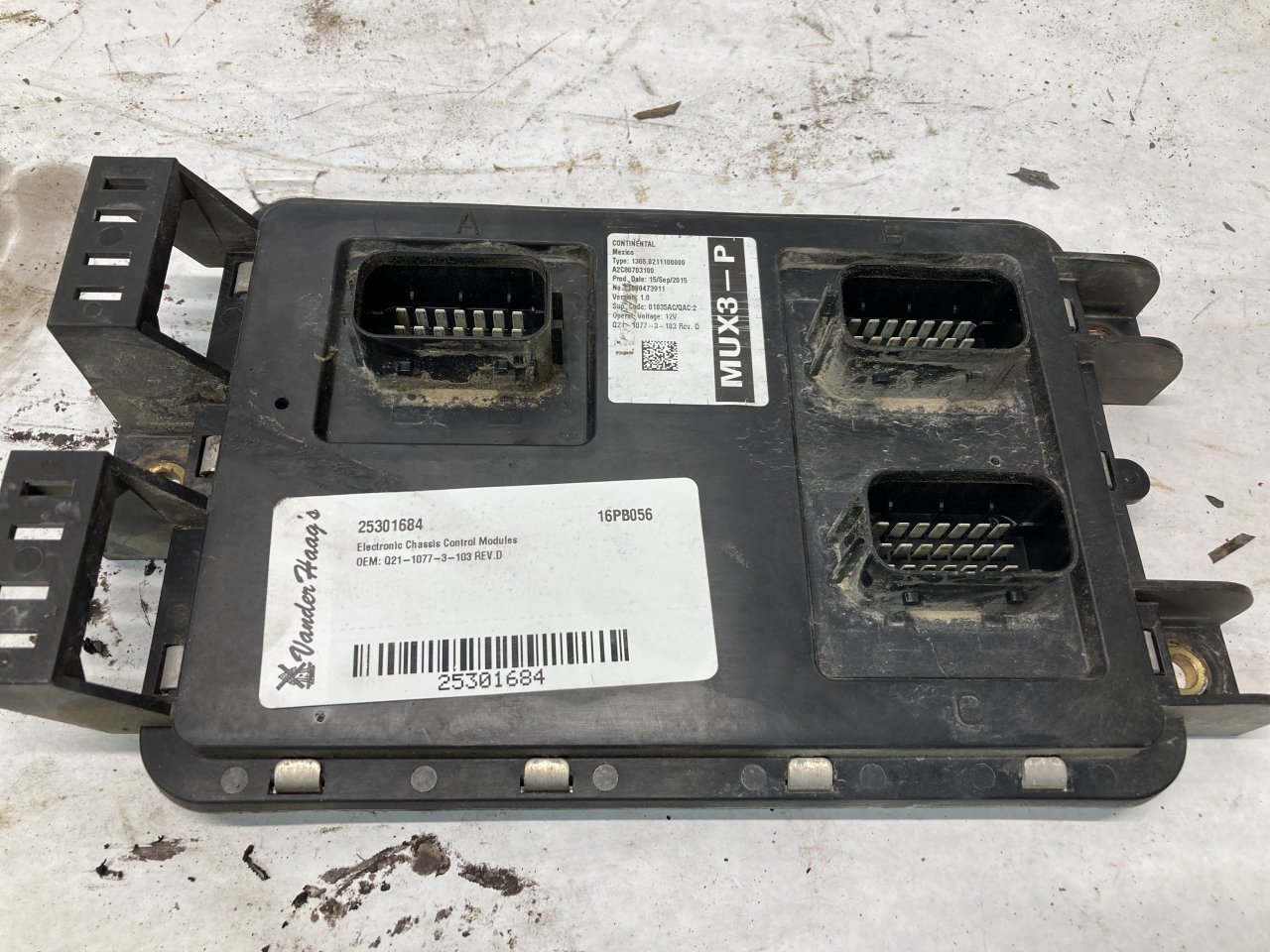 Q21-1077-3-103 REV.D | Peterbilt 579 Electronic Chassis Control Module for