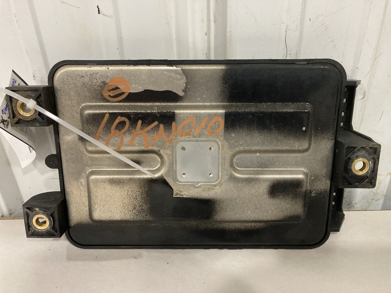 Q21-1077-2-103 | Kenworth T880 Electronic Chassis Control Module for Sale