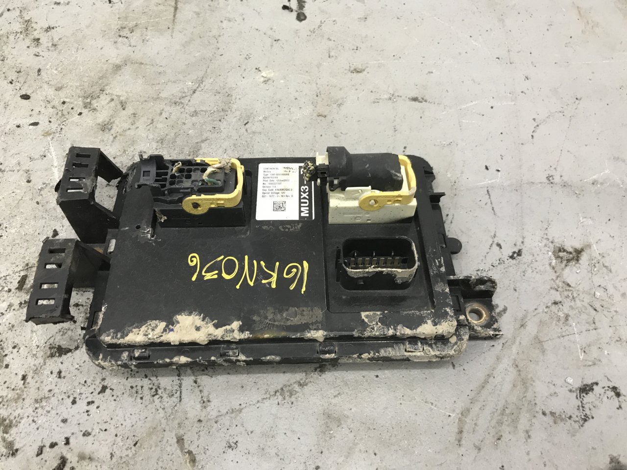 Q-1077-3-103 | Kenworth W900L Electronic Chassis Control Module for Sale
