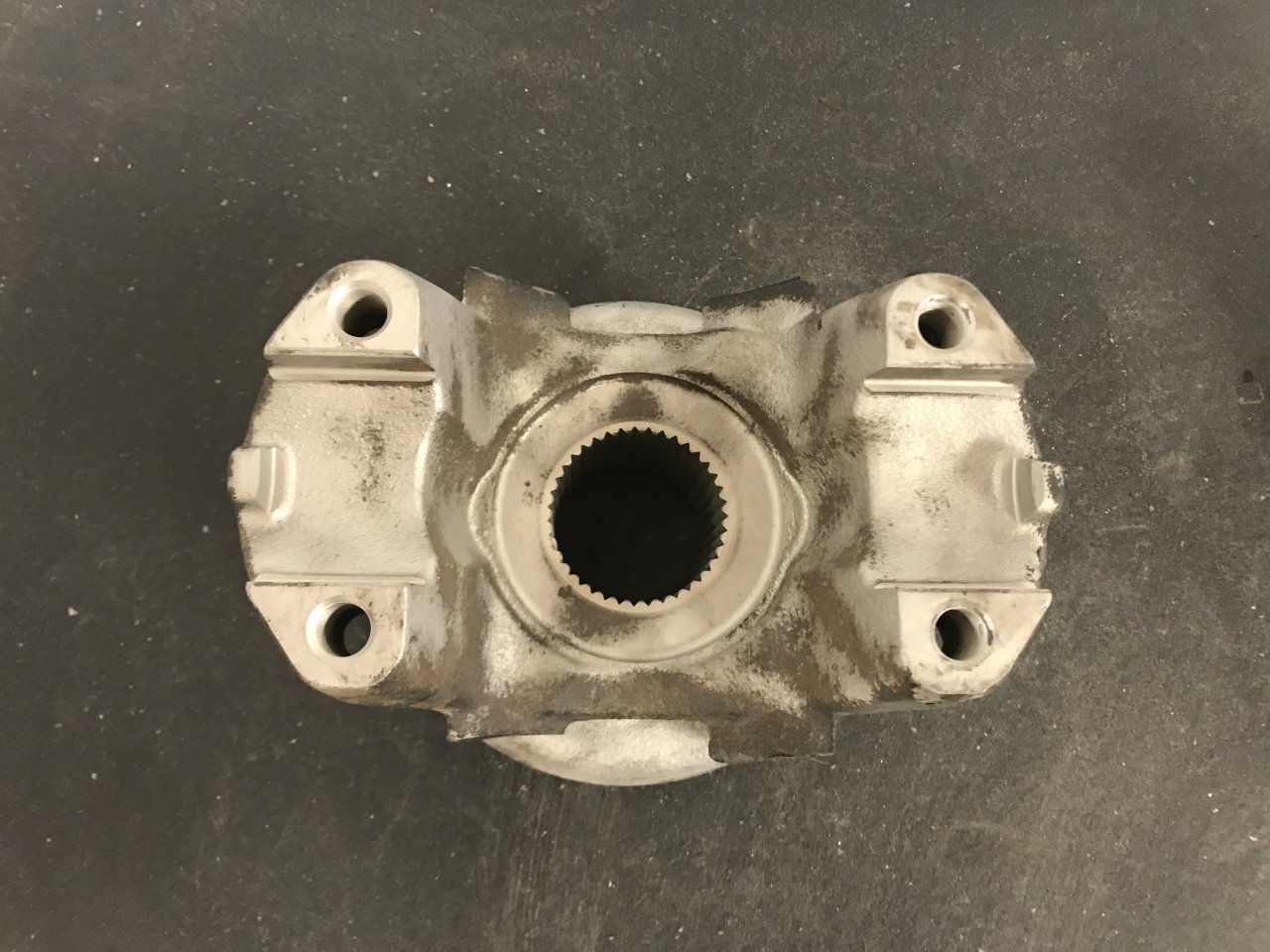 20WYS3217A | Meritor End Yoke, Power Divider for Sale