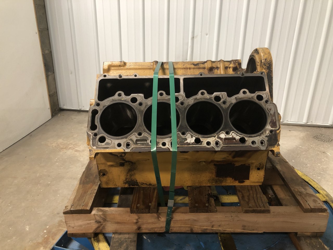 9N3758 | CAT 3208 Engine Block for Sale