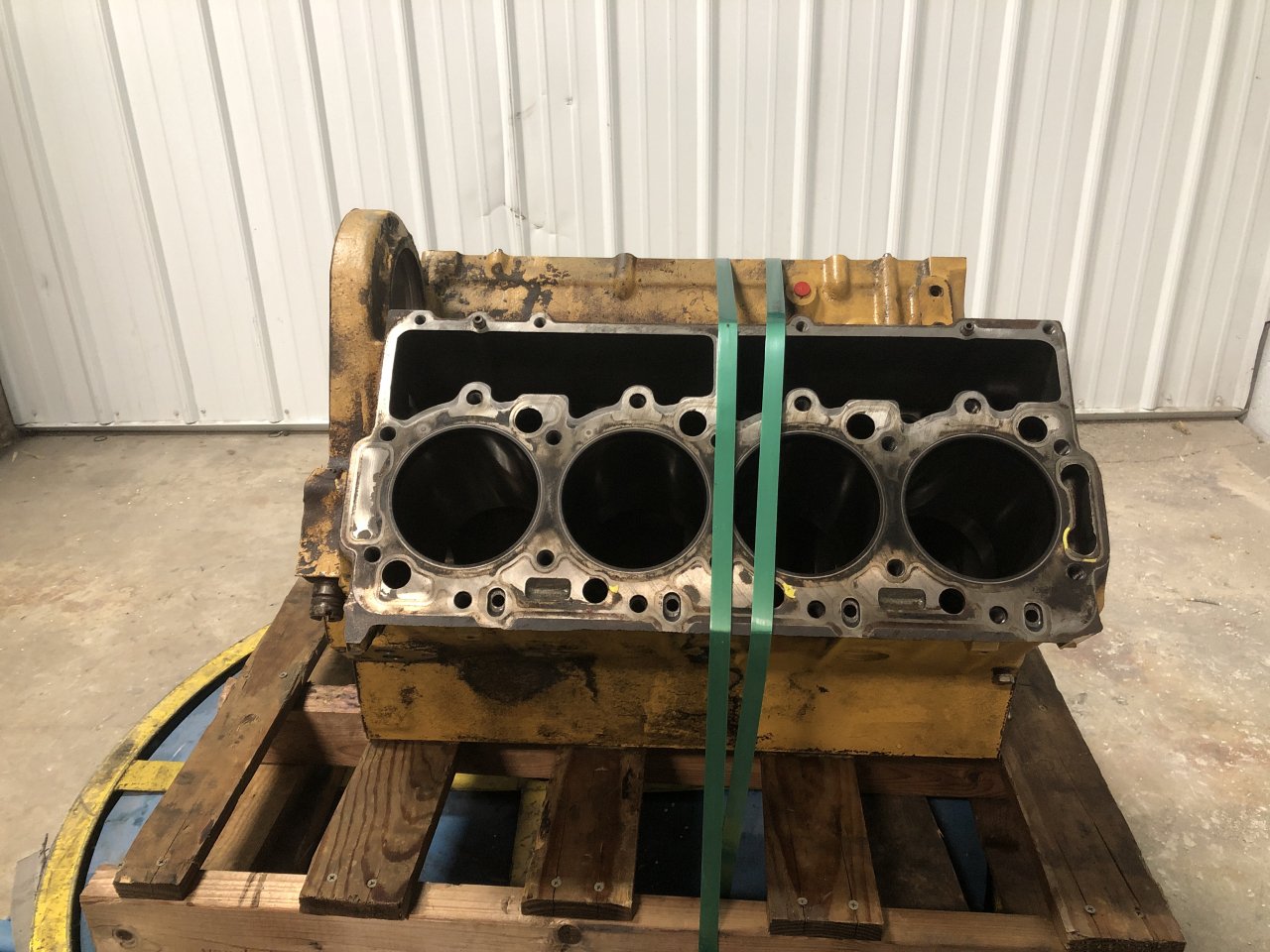 9N3758 | CAT 3208 Engine Block for Sale