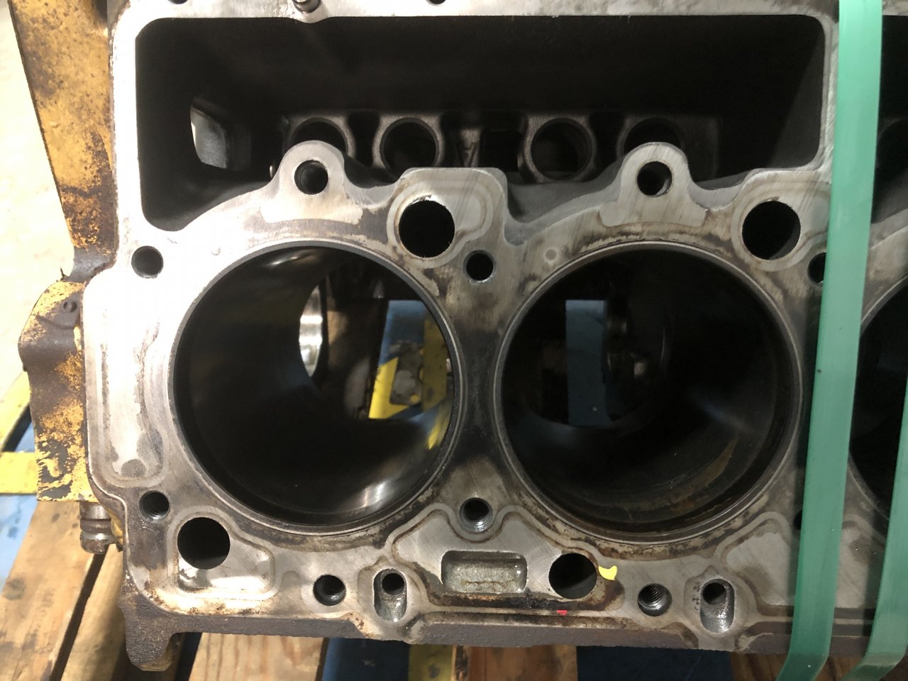 9N3758 | CAT 3208 Engine Block for Sale