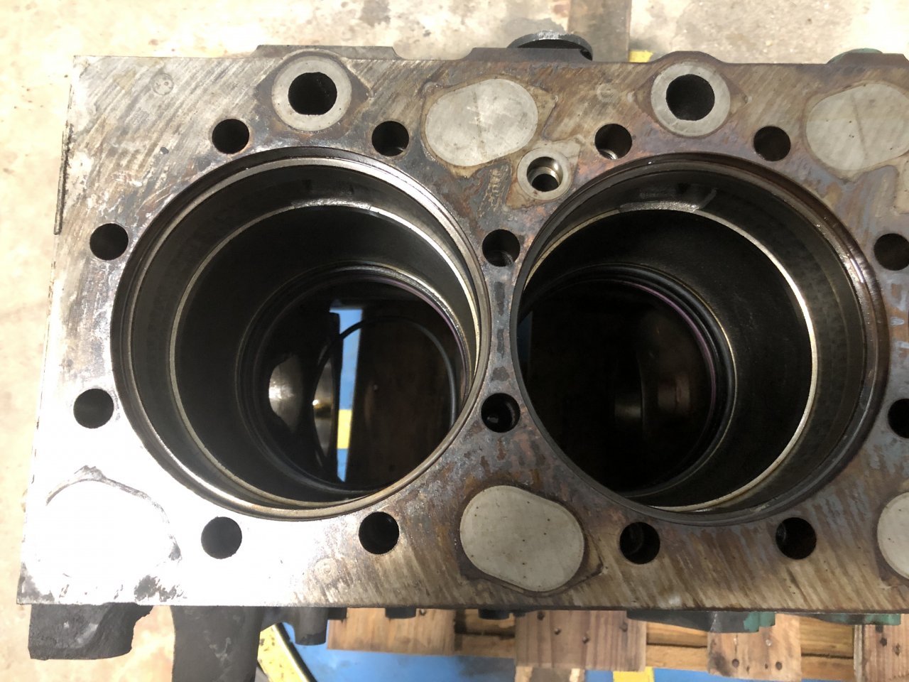 1002133 | Volvo D50 Engine Block for Sale