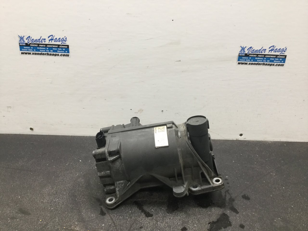 1976007 | Paccar MX13 Engine Crankcase Breather for Sale