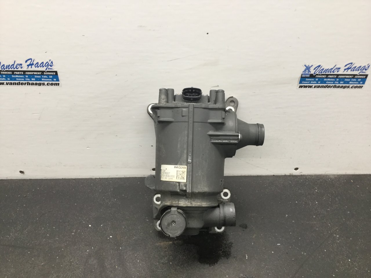 1976007 | Paccar MX13 Engine Crankcase Breather for Sale