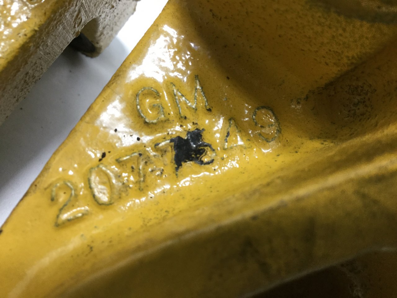 2077549 | CAT 3208 Mounts for Sale