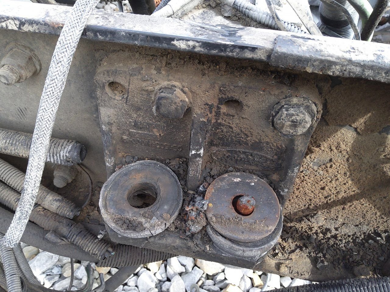 05-15034 | CAT C15 Engine Mount for Sale