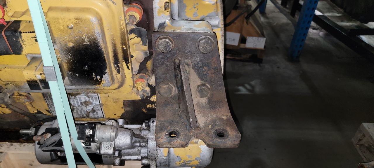 05-18695L | CAT C15 Engine Mount for Sale