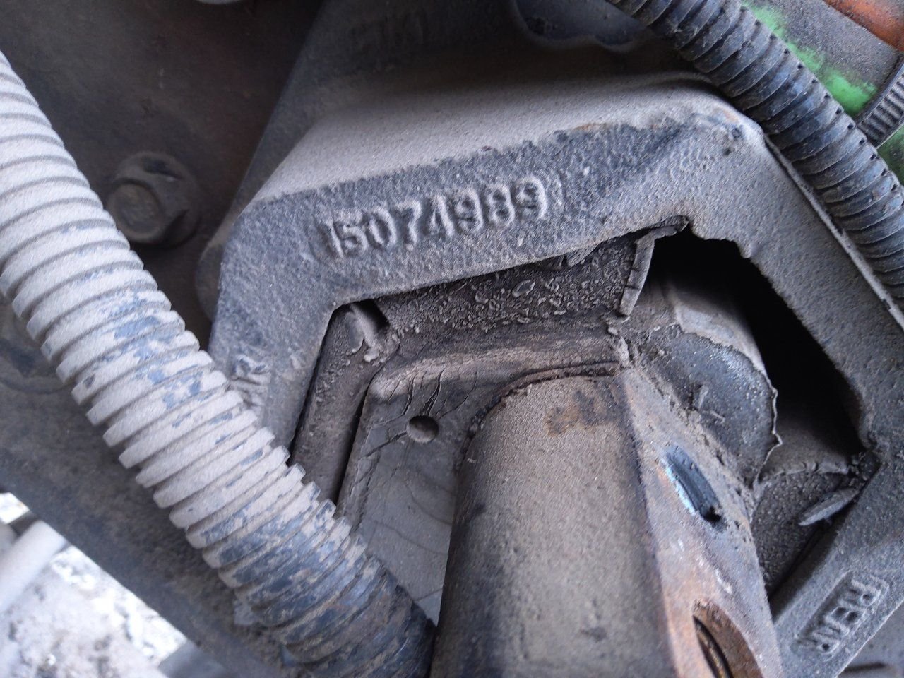 15074989 | CAT C7 Engine Mount for Sale