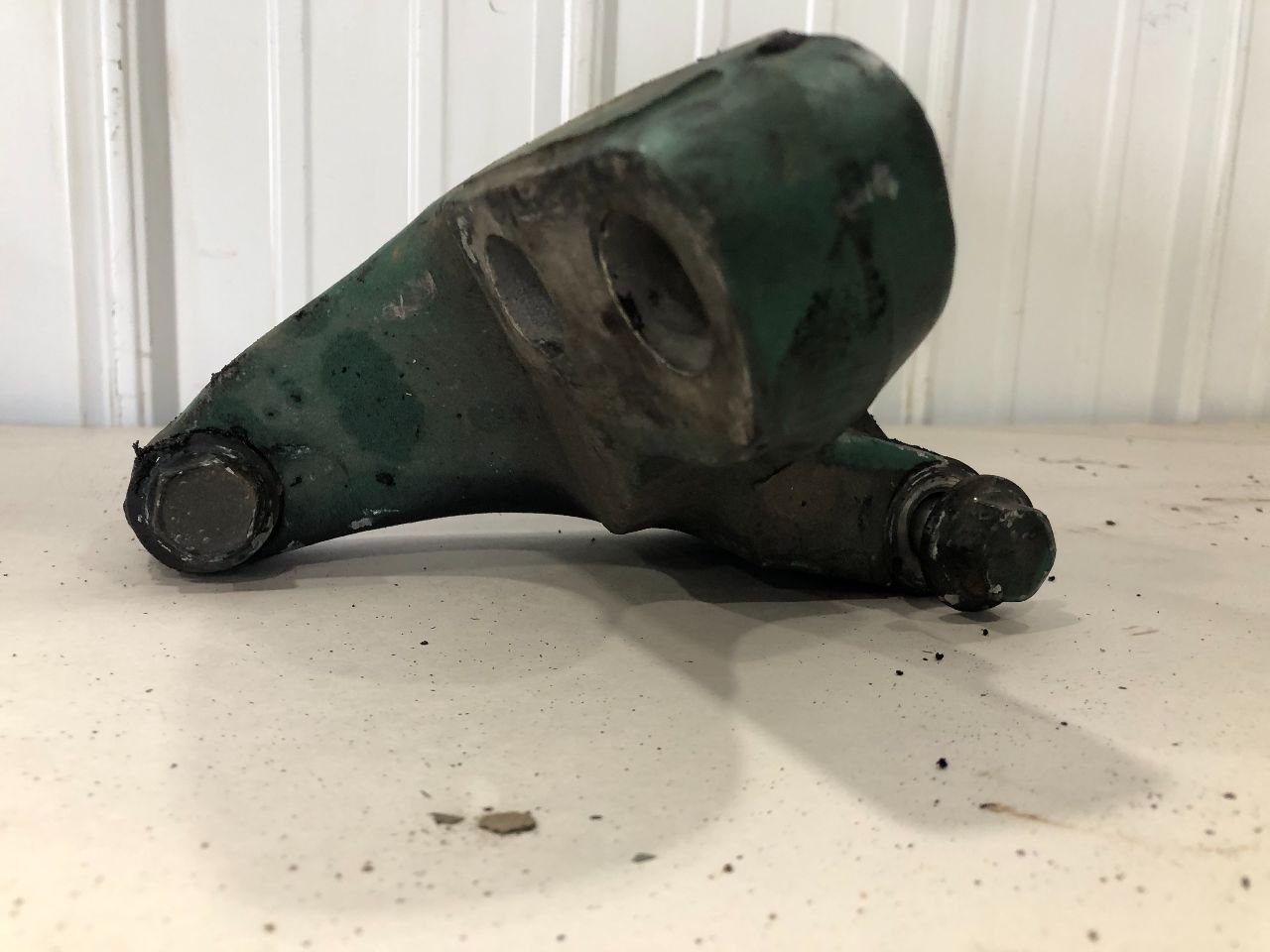 27384 | Volvo D13 Engine Mount for Sale