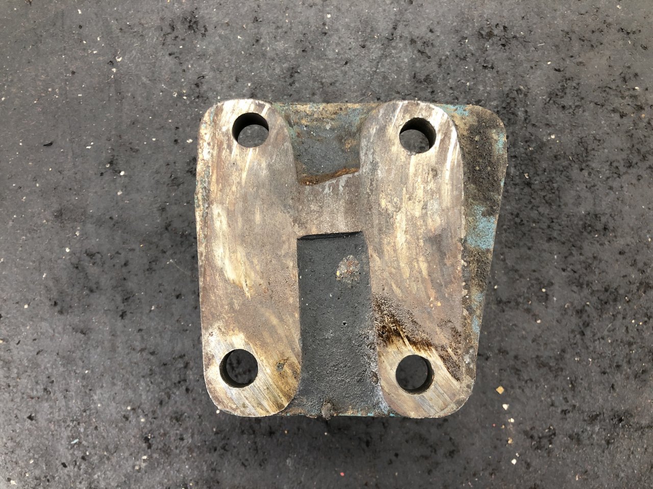 1664750C1 | International DT360 Engine Mount for Sale