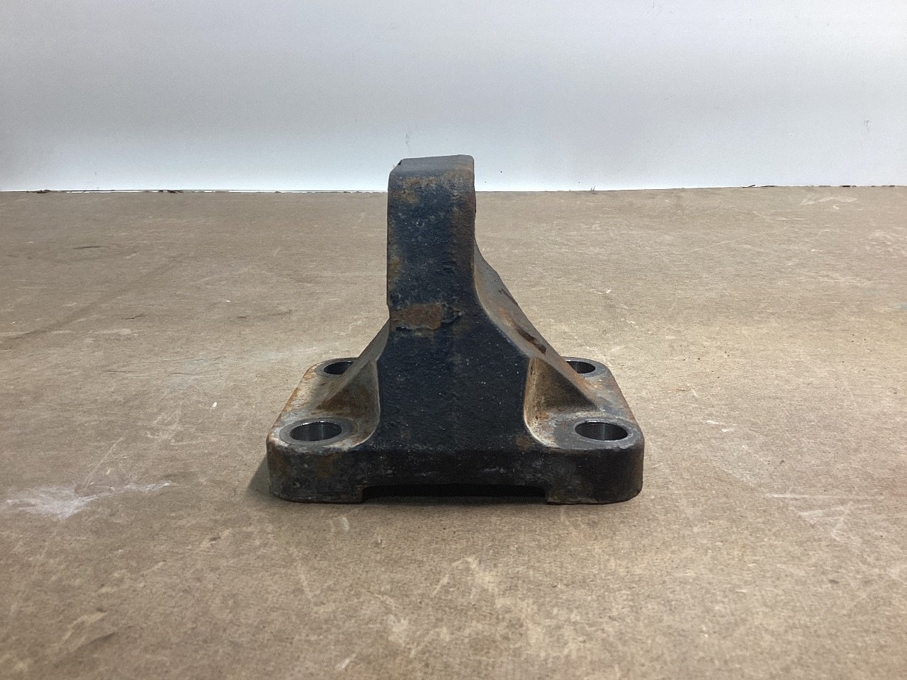 158GB583BM | Mack E7 Engine Mount for Sale